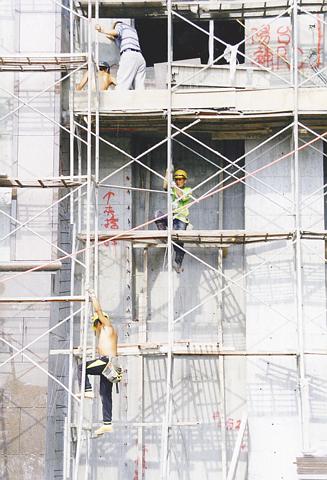 Foreign workers in Taiwan reach record high level - Taipei Times