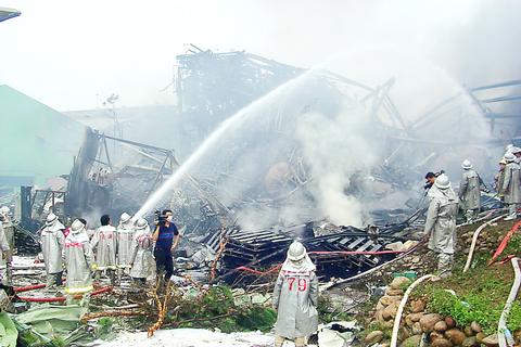 Chemical factory explosion kills one, injures 110 - Taipei Times
