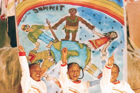 Officials arrive for Earth Summit launch - Taipei Times