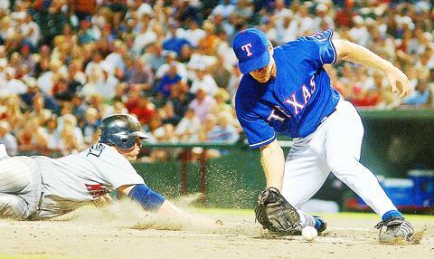 Boston Red Sox manhandle the New York Yankees - Taipei Times