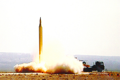 Iran conducts second test of `hoot' torpedo - Taipei Times