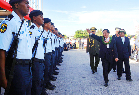 Chen makes first-ever visit to Nauru - Taipei Times