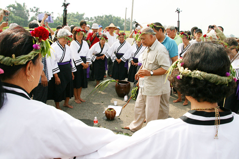 FEATURE : Siraya spirit flourishing with Arit Ritual - Taipei Times