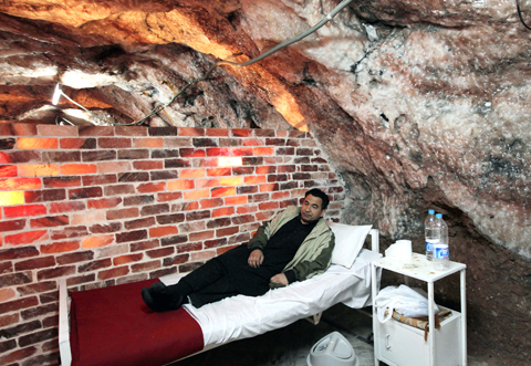 Pakistani mine offers asthma relief - Taipei Times