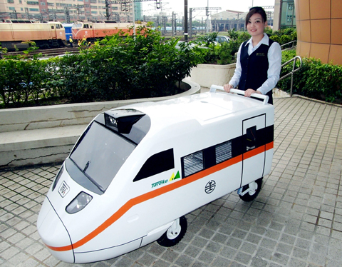 TRA introduces ‘Mini Taroko Express’ mealbox cart - Taipei Times
