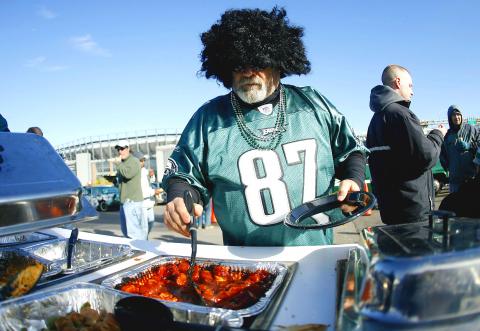 FEATURE: NFL tailgate parties combine football, cars and food - Taipei ...