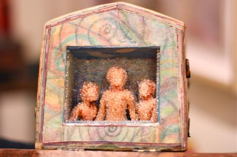 Thinking inside the box - Taipei Times