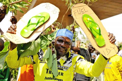 Nigerian fuel strike continues, talks ‘fruitful’ - Taipei Times