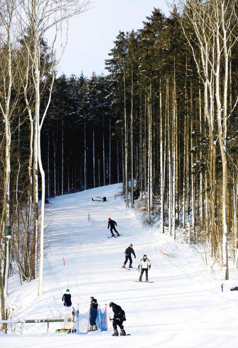 FEATURE: Skiers take to Denmark’s gentle slopes - Taipei Times