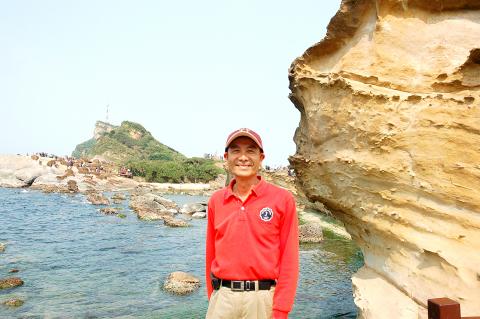 Guardian of tourists also protects valuable ‘queen’ - Taipei Times