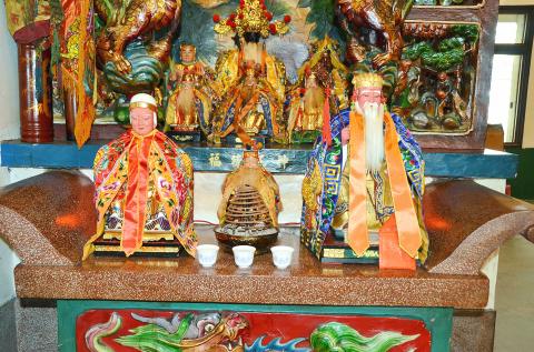 Deity finally given new temple home - Taipei Times