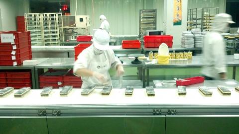 Up close and personal - Taipei Times