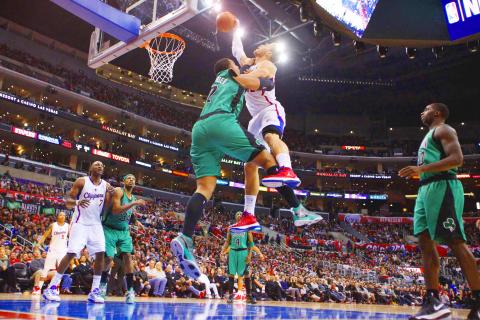 NBA: Clippers batter Celtics in physical encounter - Taipei Times