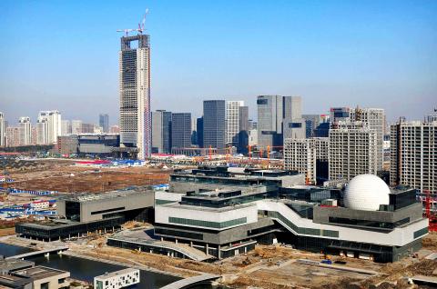 Manufacturing activity expands again in China - Taipei Times