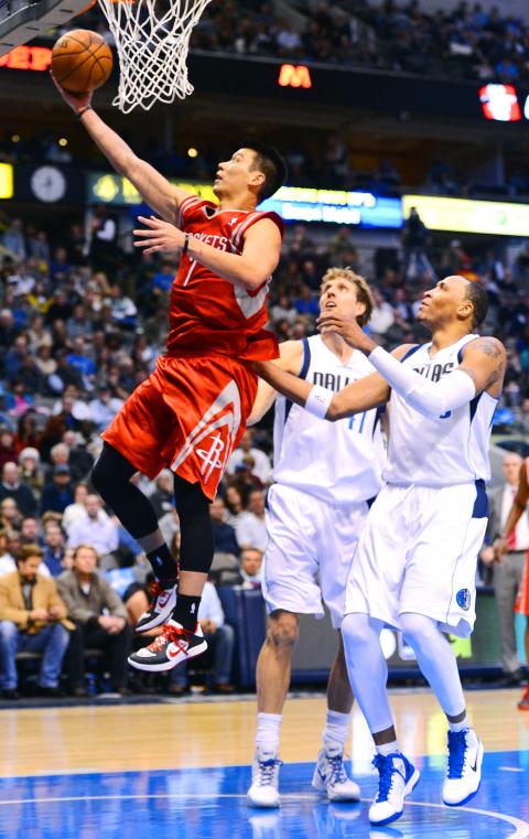 Jeremy Lin Rockets Layup