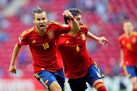 FIFA: Spain down Mexico, France beat hosts - Taipei Times