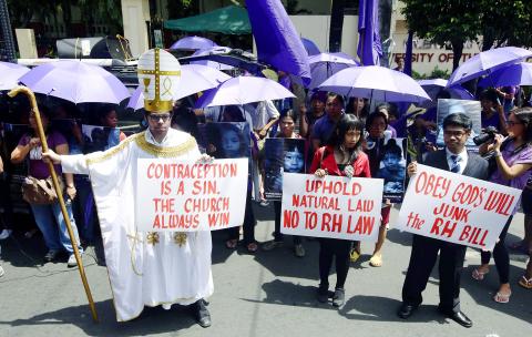 Church in final birth control fight in Philippines - Taipei Times
