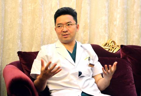 Under the knife - Taipei Times