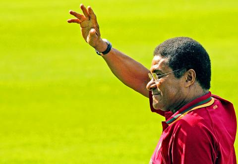 Portuguese soccer legend Eusebio, 71, passes away - Taipei Times