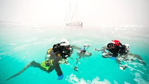 Frozen underworld uncovered beneath Greenland ice sheet - Taipei Times