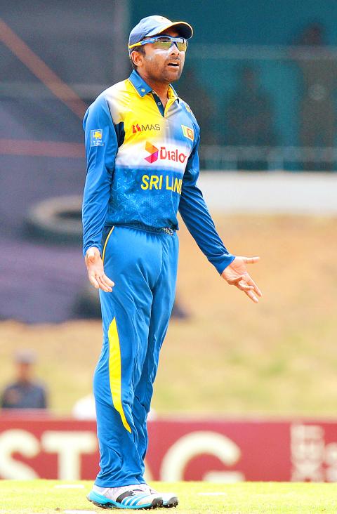 Sri Lanka’s Jayawardene announces Test retirement - Taipei Times