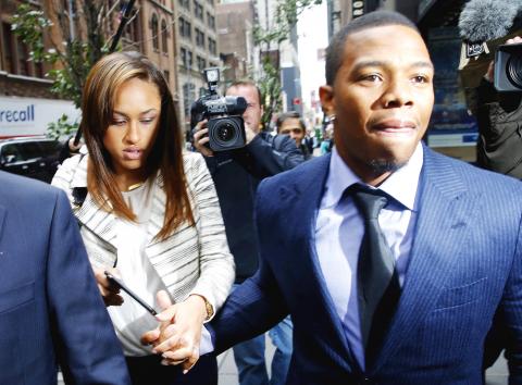 Ray Rice wins appeal, can take to field if signed - Taipei Times