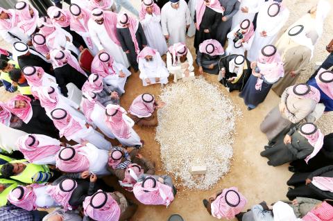 Leaders gather to greet King Salman - Taipei Times