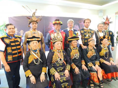 Paiwan Aboriginal tattoos part of traveling exhibition - Taipei Times