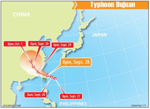 Traffic light as nation braces for typhoon - Taipei Times