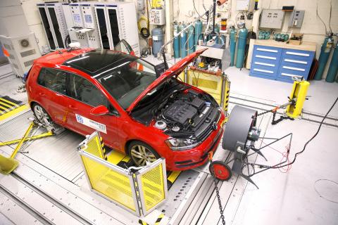 EPA clears VW model in lab test, road tests ahead - Taipei Times