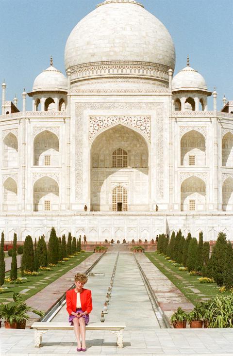 Royal couple to visit Taj Mahal on tour’s last day - Taipei Times