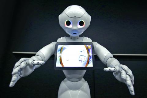 Softbank opens Pepper robot to Android for appeal - Taipei Times