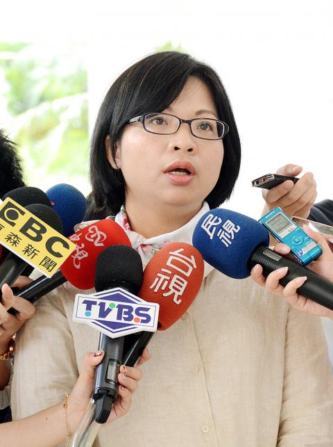 Legislator wants someone to take over welfare job - Taipei Times