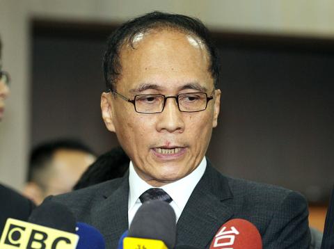 Labor laws start today after ‘oversight’ - Taipei Times