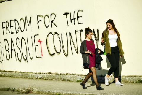 ETA vows to fully disarm after decades-long fight - Taipei Times