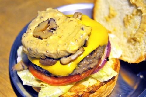 Restaurant review: Take Out Burger - Taipei Times