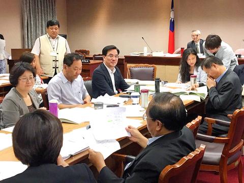 Aboriginal language bill passes committee review - Taipei Times