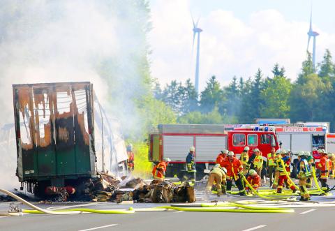 Up to 18 feared dead in German crash - Taipei Times