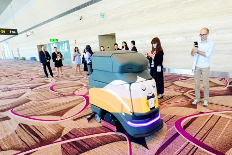 Face scans, robot baggage handlers could be everyday sights at airports ...