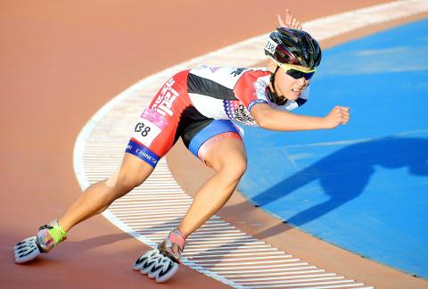 Chen breaks world speed skating record - Taipei Times