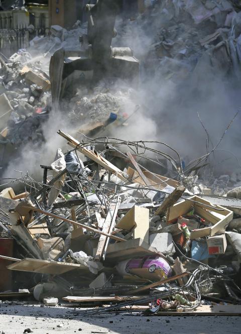 Low-pitched, rumbling rocks could help predict earthquakes, research ...