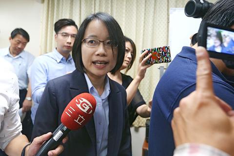 General manager defends her shipping produce to charities - Taipei Times