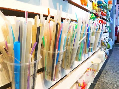EPA launches guidelines for ban on plastic straws - Taipei Times