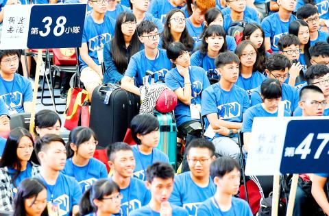 NTU asks new students to help school improve - Taipei Times