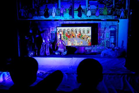 Puppeteers lead message of tolerance in Pakistan - Taipei Times