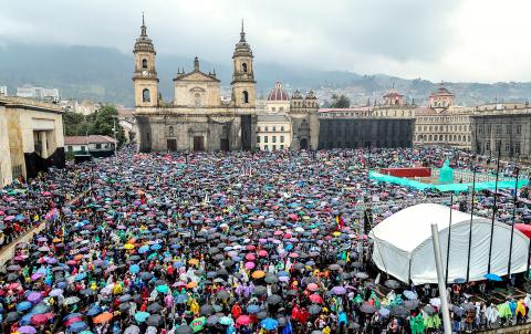 Thousands take to streets in Colombia - Taipei Times