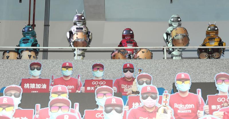 Taiwan’s new baseball season causes sensation with robot fans 中華職棒開打 ...