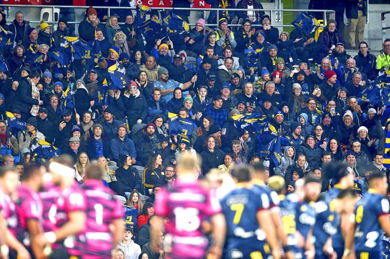 Crowd roars Highlanders to win - Taipei Times