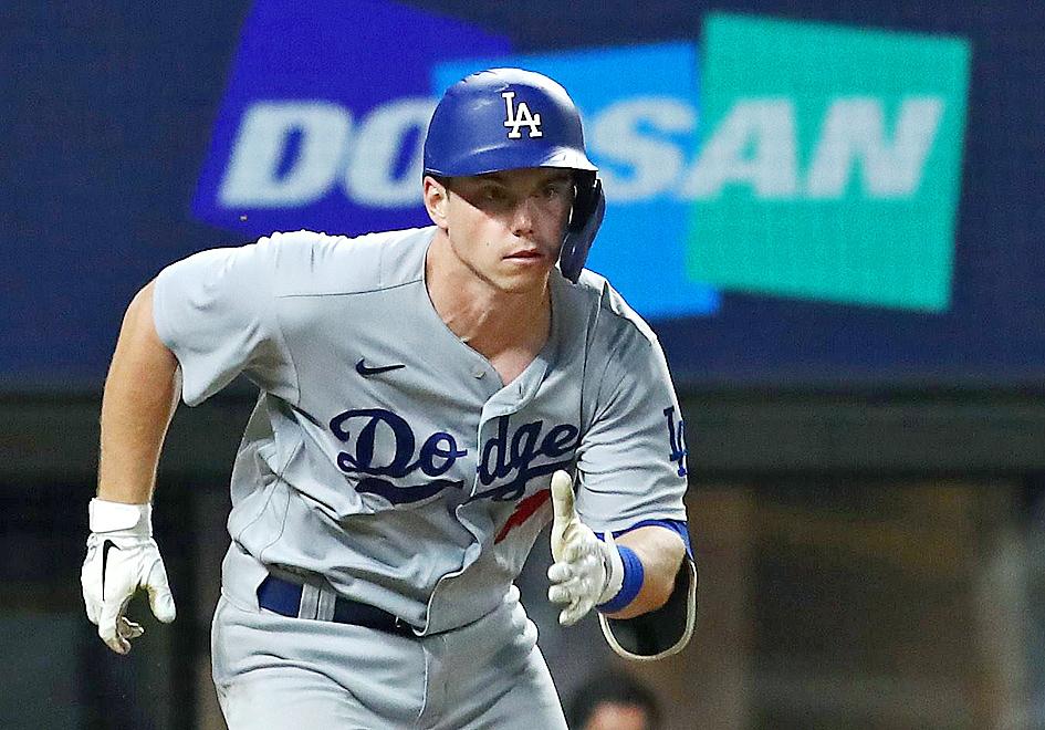 Smith sets record, Dodgers advance - Taipei Times