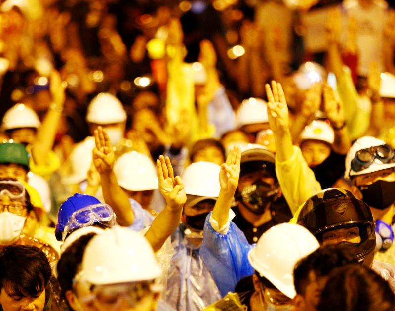 Thai PM lifts emergency order in bid to calm protests - Taipei Times